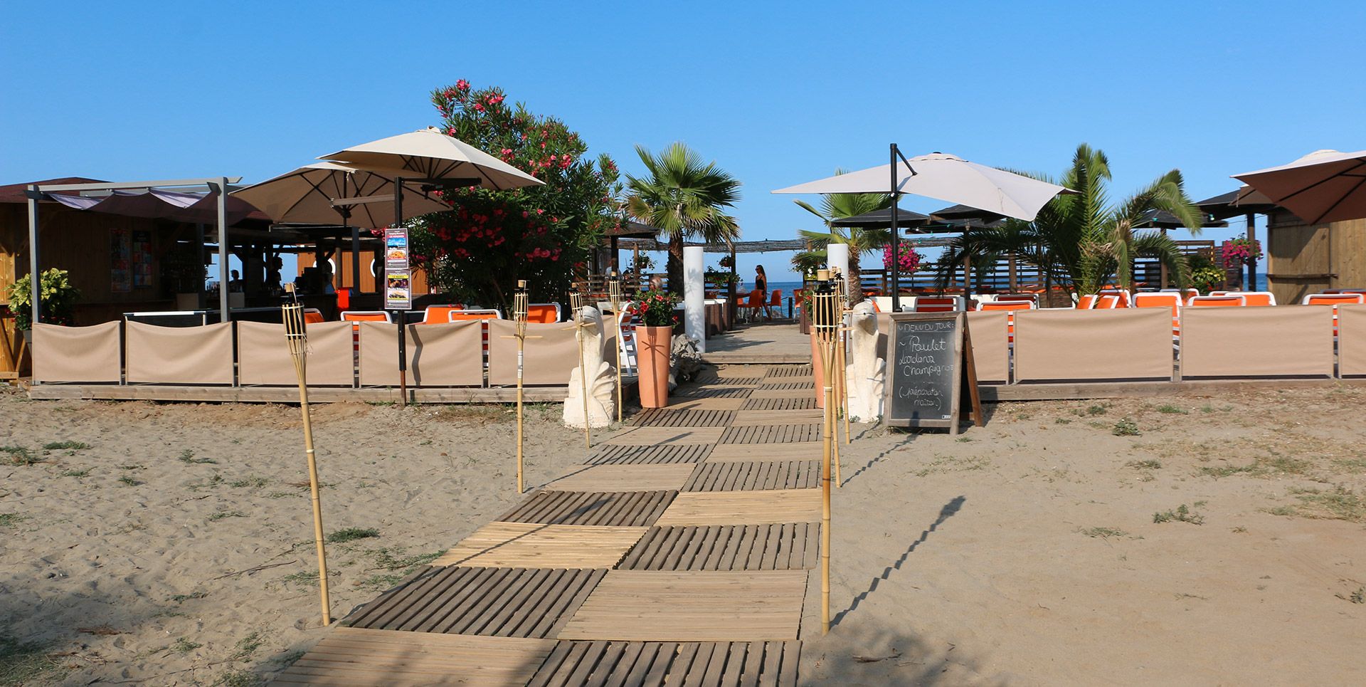 Bar et Restaurant en Bord de Mer moules frites Paëlla